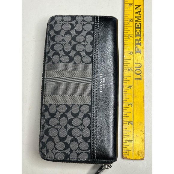 Coach | Bags | Coach Wallet Black Leather With Authentication Zip ...